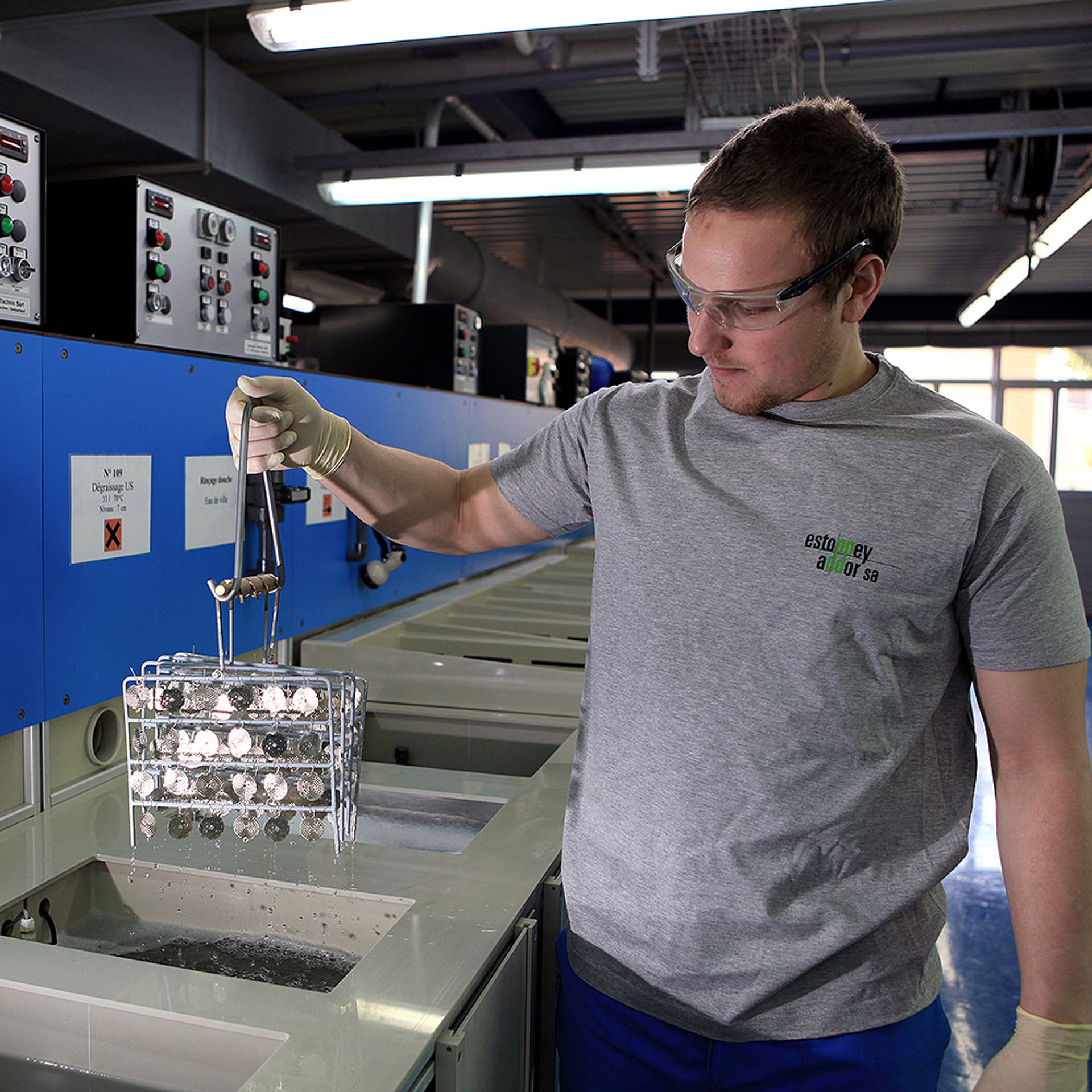 Surface Treatment Technician © Estoppey-Addor SA